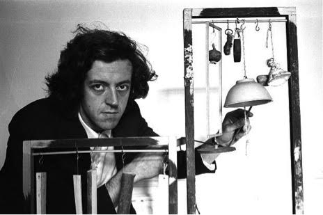 Obra inédita no Brasil , do britânico Cornelius Cardew, será ...