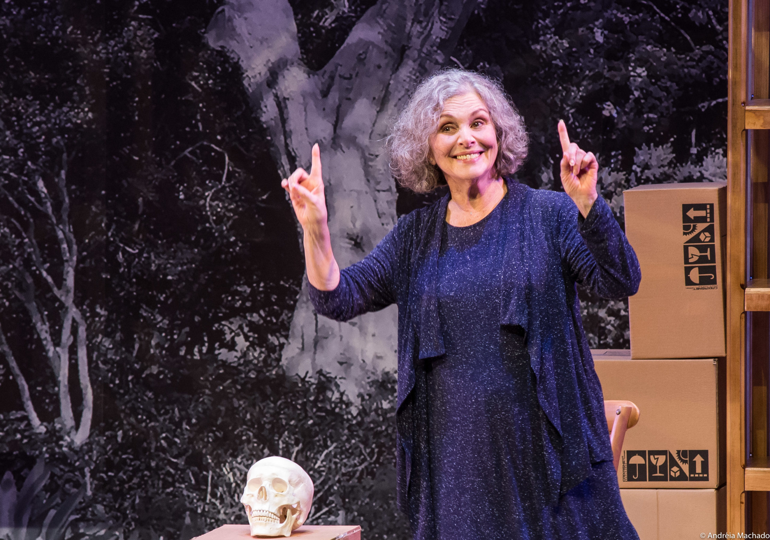 Irene Ravache em interpretação on-line - CBN Campinas 99,1 FM