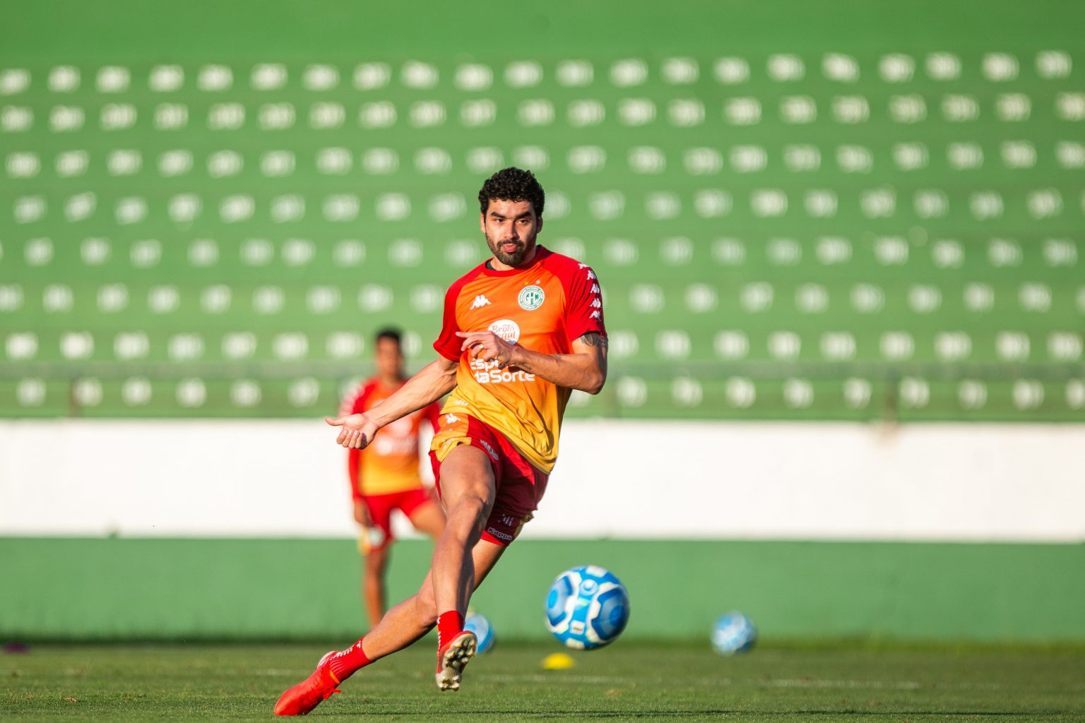 Bruno Mendes celebra a marca de 100 jogos pelo Guarani - CBN Campinas 99,1 FM