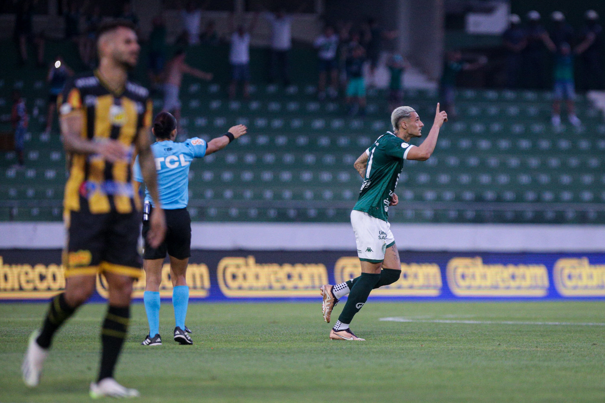 Louzer elogia atuação de Derek: "aplicação tática fundamental para a ...