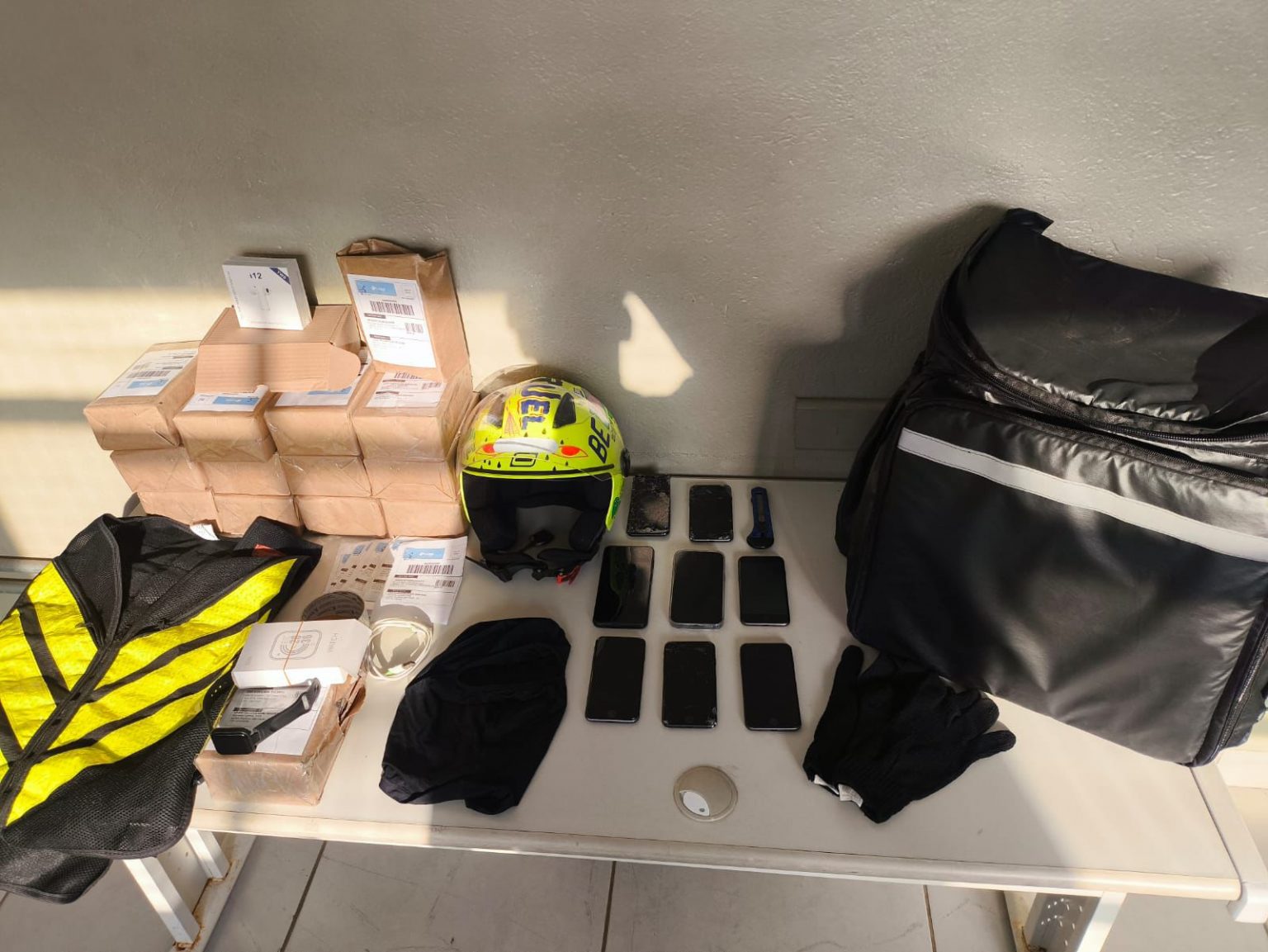 Falso entregador é preso por 'golpe do presente' para roubar dados de ...